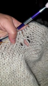 How To Fix A Hole In A Knitted Item - Knit-Knit