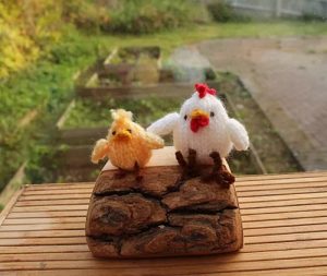 9 Knitted Mini Hens Free Patterns - Knit-Knit